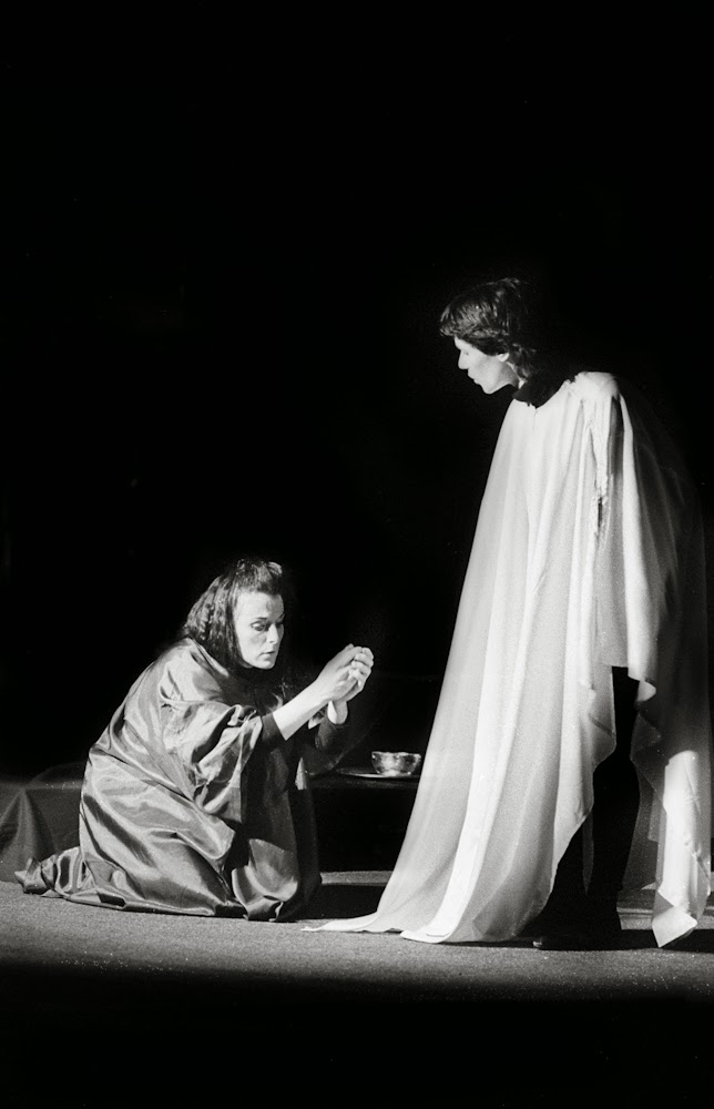 LE TEMPS QUI FUIT/1 (Argentique): Les bonnes (Jean Genet) Suite et fin ...