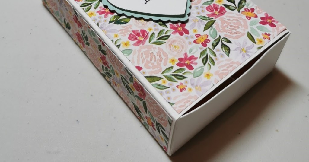A Large Matchbox Style Divided Box for Share it on a Sunday