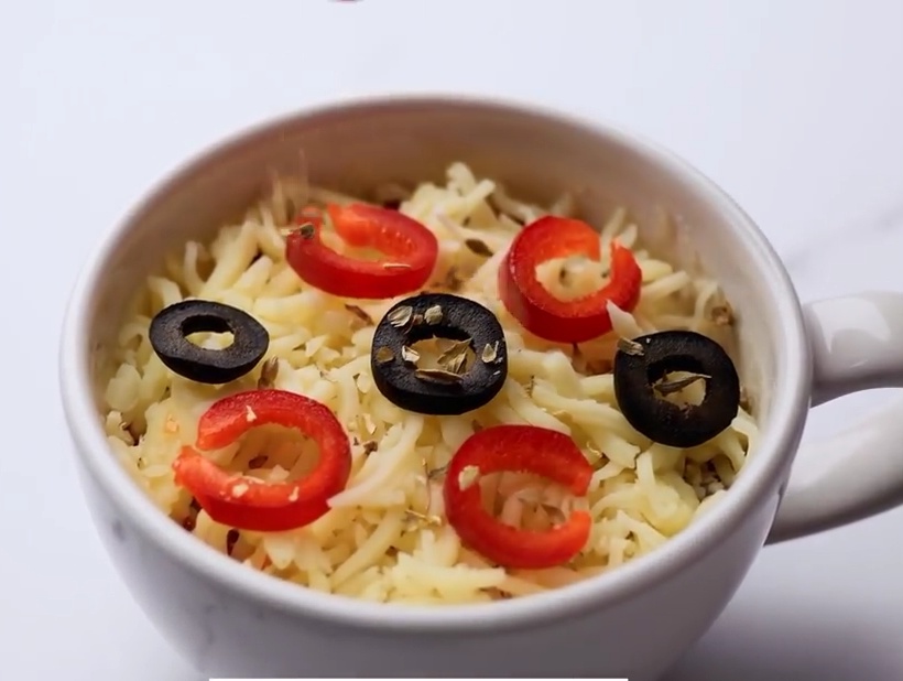 How to make Mug Pizza at Home | Homemade Mug Pizza Recipe ...