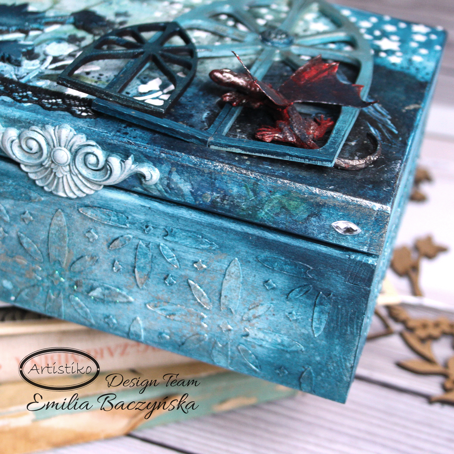 Szkatułka z witrażem / Casket with a stained glass window