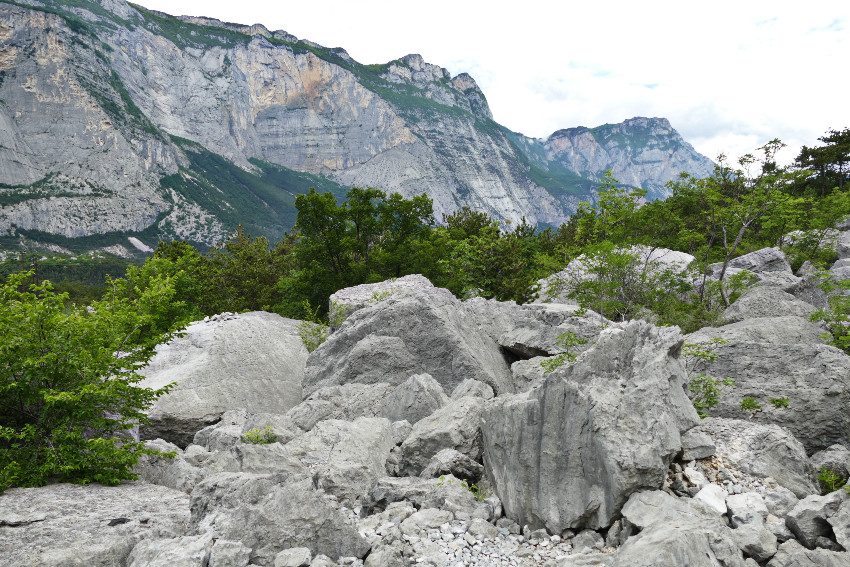 Sentiero delle Maroche di Dro: l'itinerario ad anello completo ...