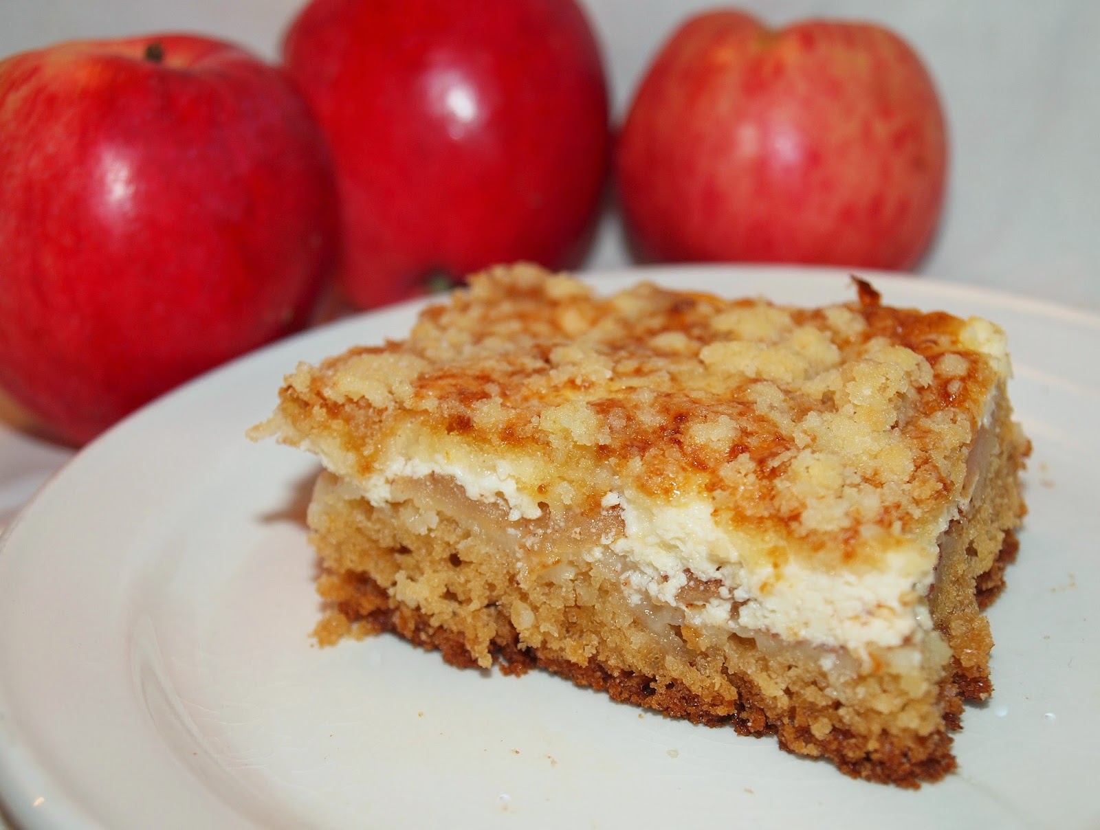 TITAN TUPA: Omenapiirakkaa rahkatäytteellä