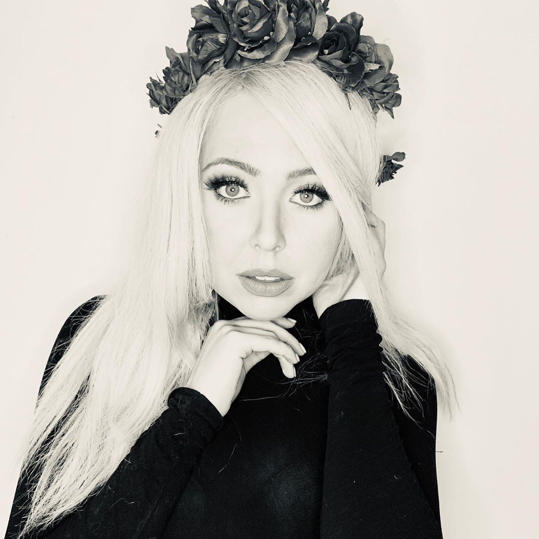 Music and Art Interviews by Dan Roth: A Conversation with Chloe Lowery