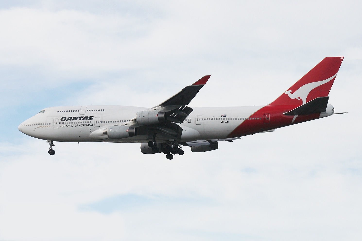 Perth Airport Spotter's Blog: Qantas 747-438 VH-OJH QF63 today