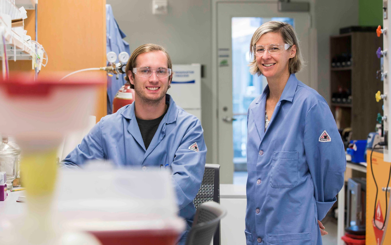 eScienceCommons: 'Bilingual' molecule connects two basic codes for life