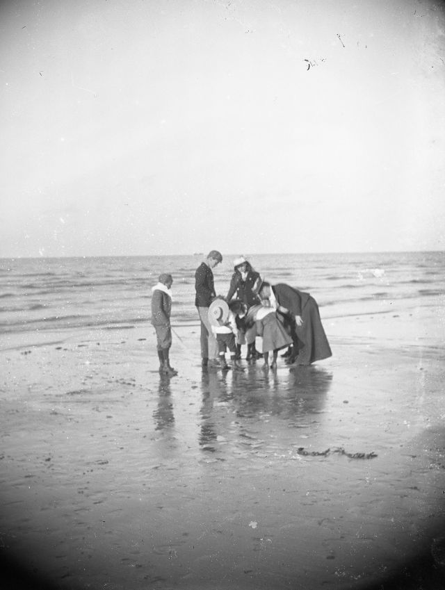 Simple Life in the Early 20th Century Through Amazing Found Photos ...
