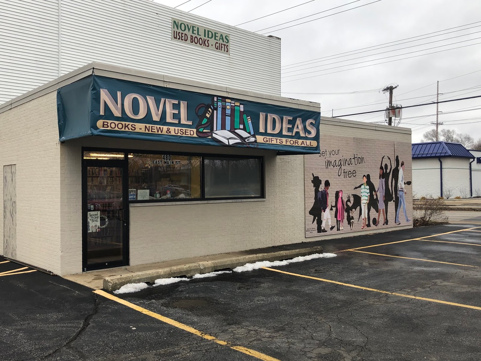 The Indie Bob Spot: Novel Ideas Books & Gifts - Decatur, IL
