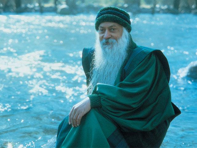 ESOTERICA: LAS DIFERENTES APARIENCIAS QUE TUVO OSHO