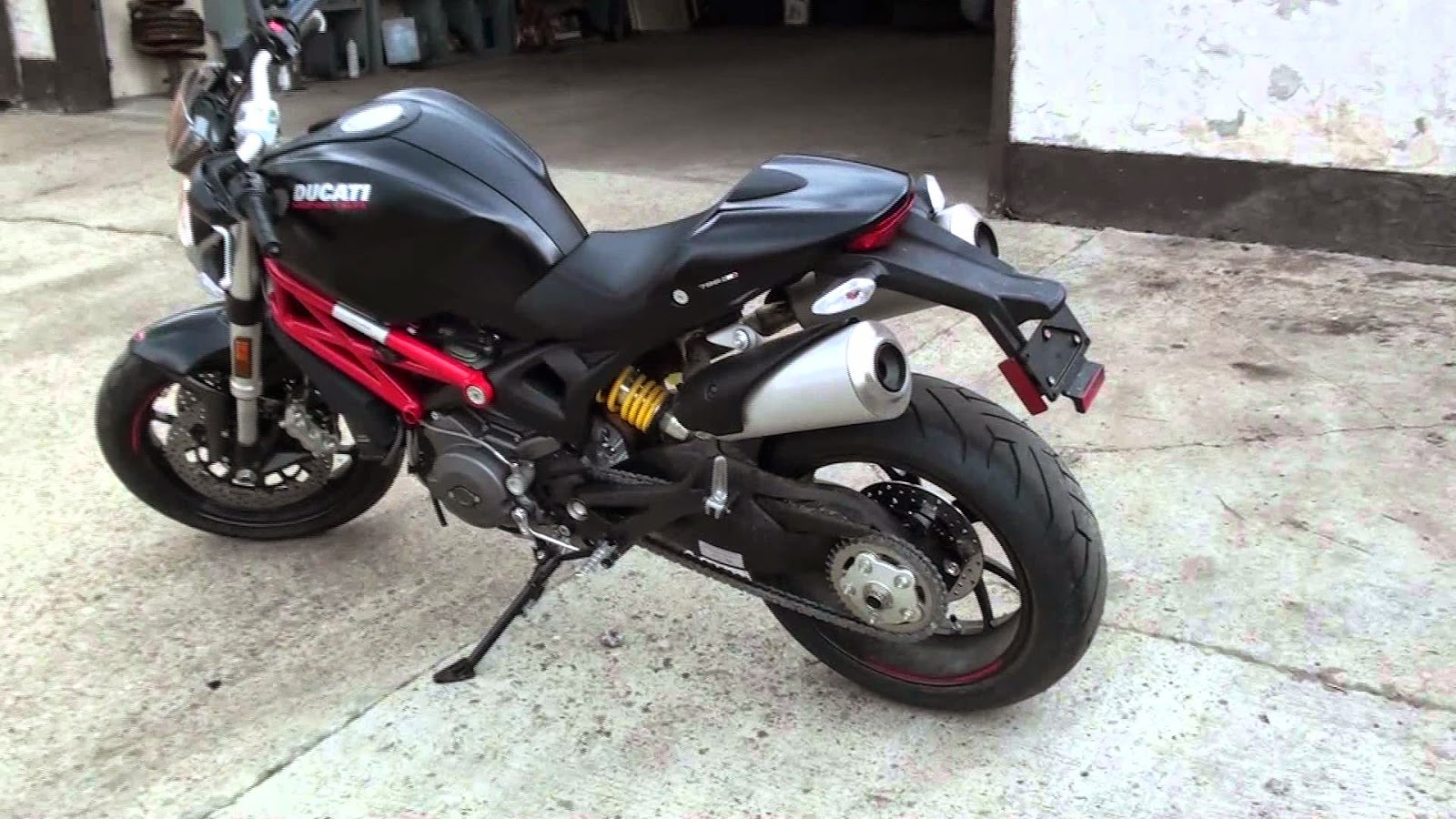 my passion towards bikes: 10. DUCATI MONSTER 795