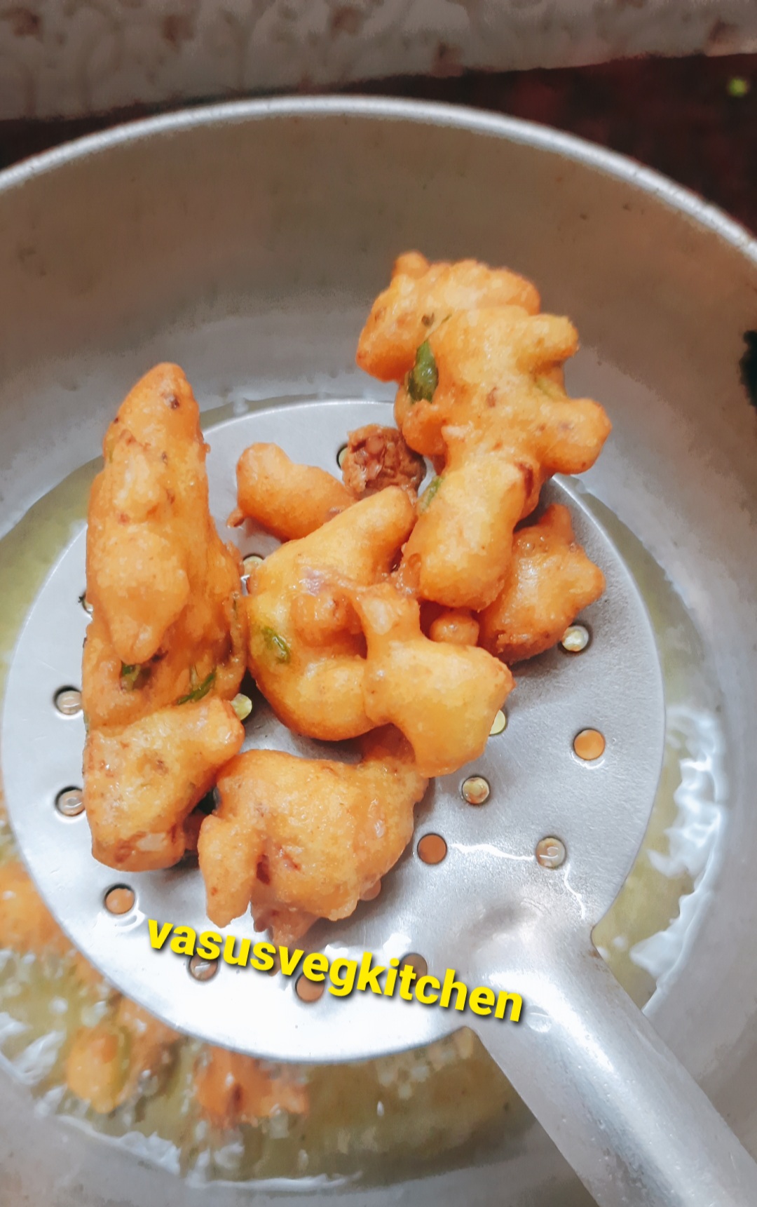 Vasusvegkitchen: Rayalaseema Pugyalu for uggani|| choor puggi || Onion ...