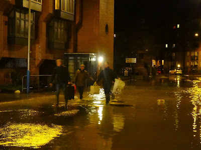 Tonbridge Daily: Tonbridge Floods Christmas Eve