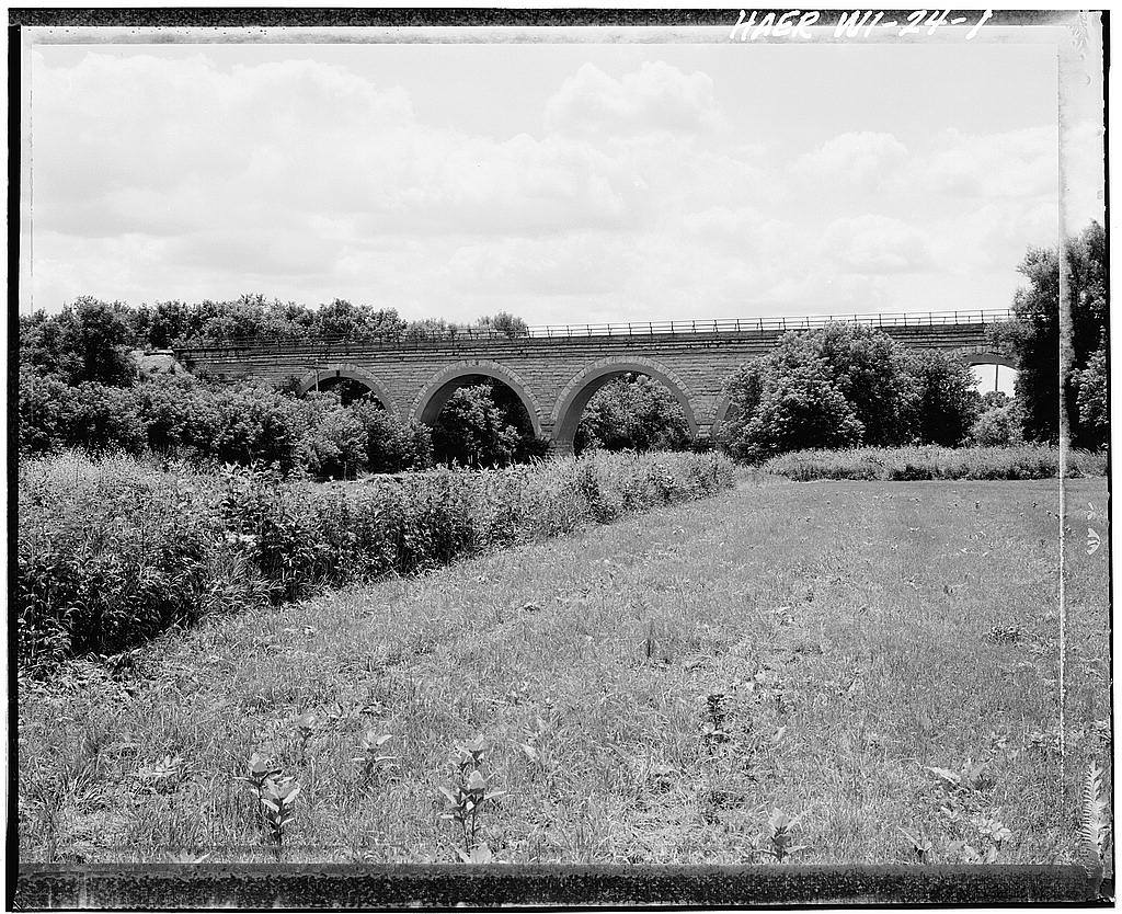 Industrial History: UP/C&NW 1869 Tiffany Stone Arch Bridge over Turtle ...