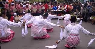 INILAH TARI-TARIAN TRADISIONAL INDONESIA BESERTA GAMBAR DAN MAKNANYA ...