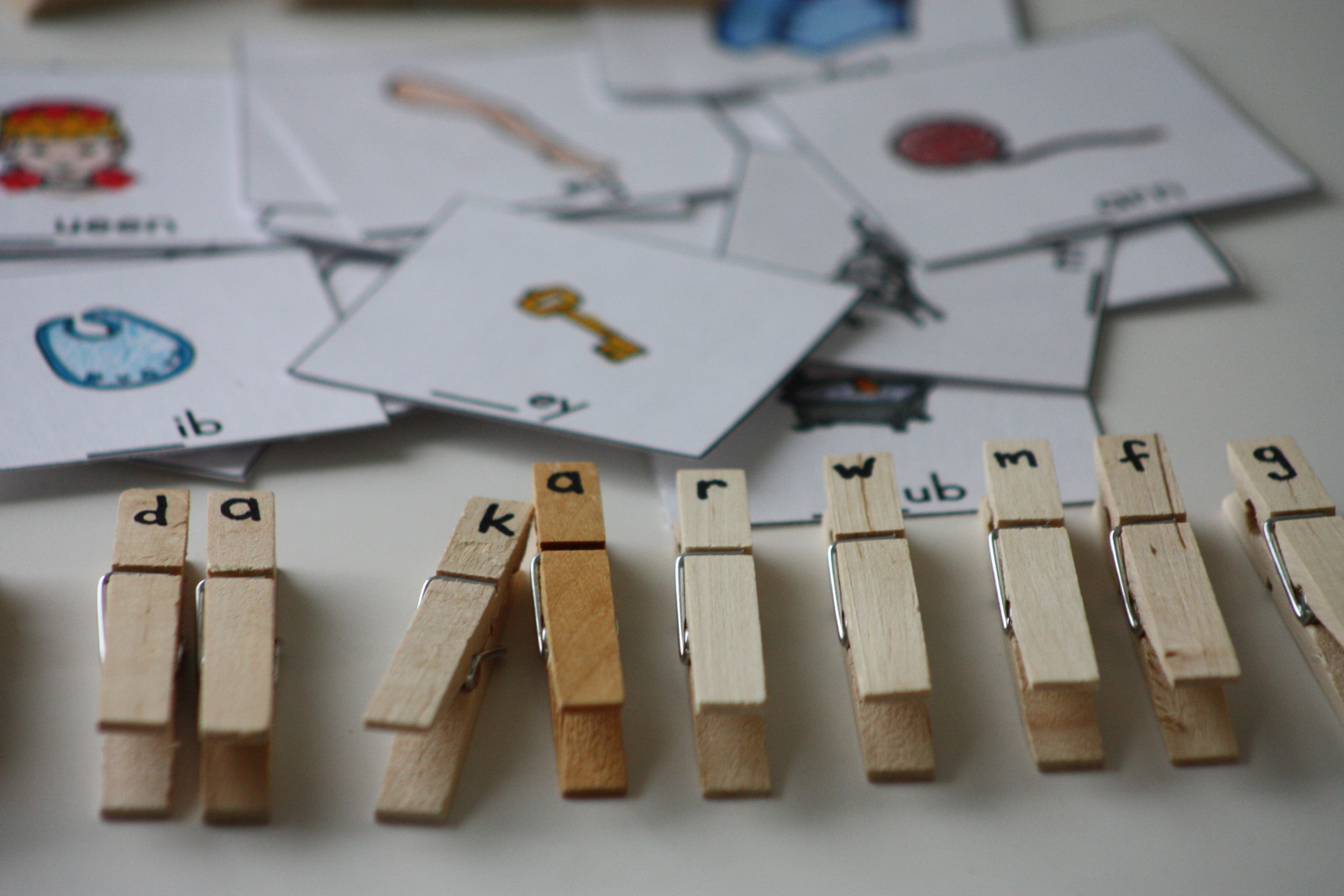 like a pretty petunia: Complete the Word Clothespin Game