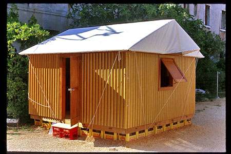 SHIGERU BAN: Development of Paper Log Houses