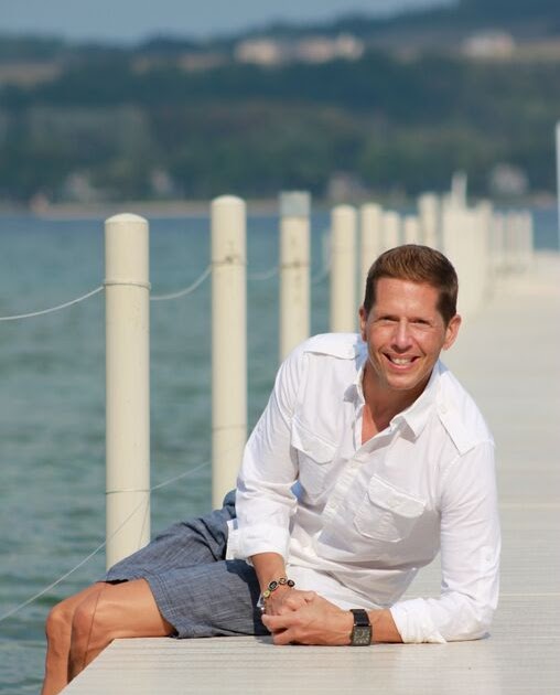 Chick Lit Central: Viola Shipman gets into the groove...plus a book ...