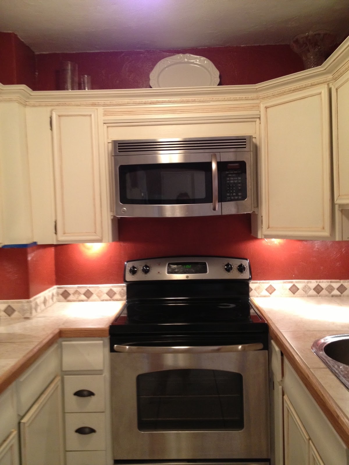 A Peek Inside the Phelps Place: The Kempt Kitchen