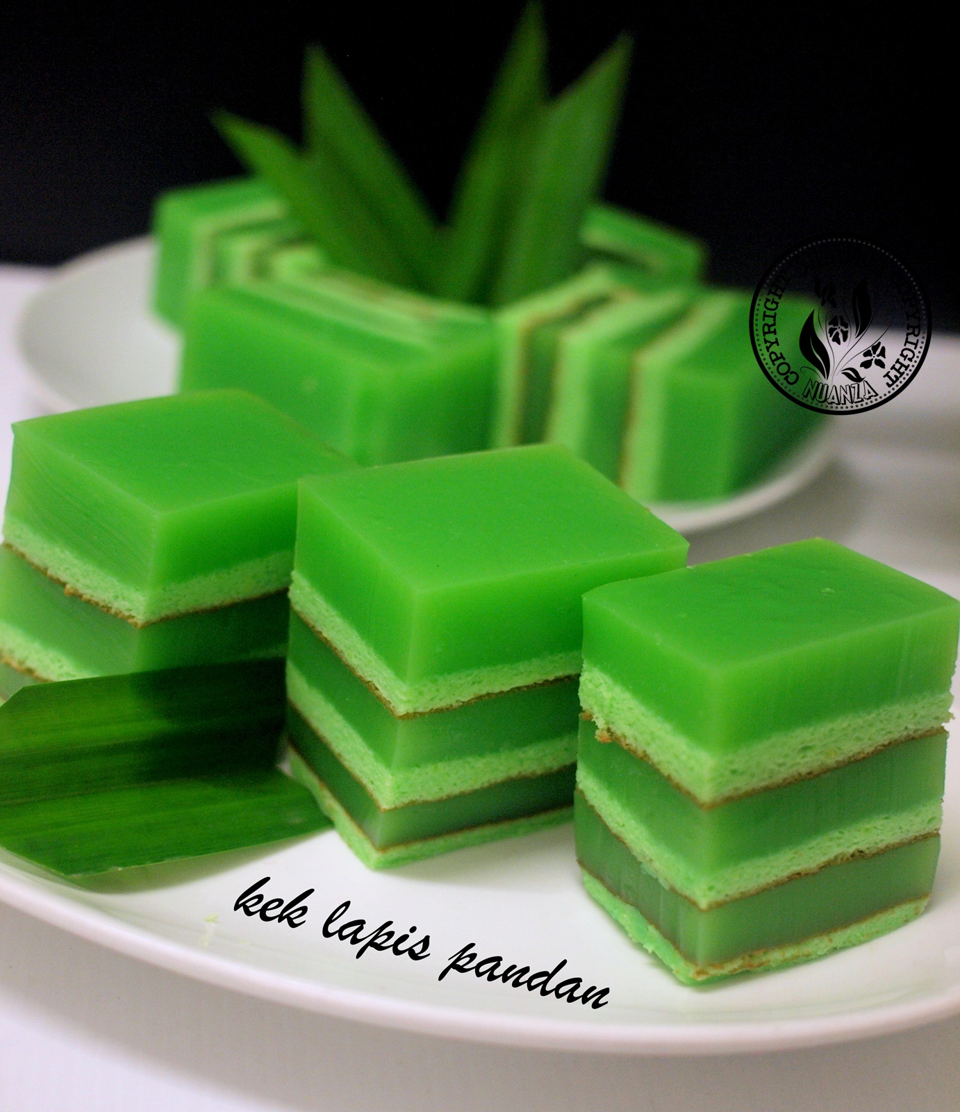 Pesona Cinta Cida de'Nuanza: kek lapis pandan