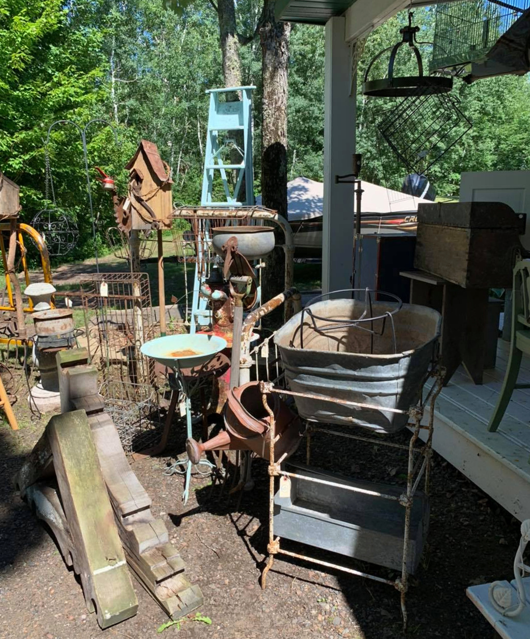 More of Dana's Fun Outdoor Junk Decor & West Tischer Cottage ...