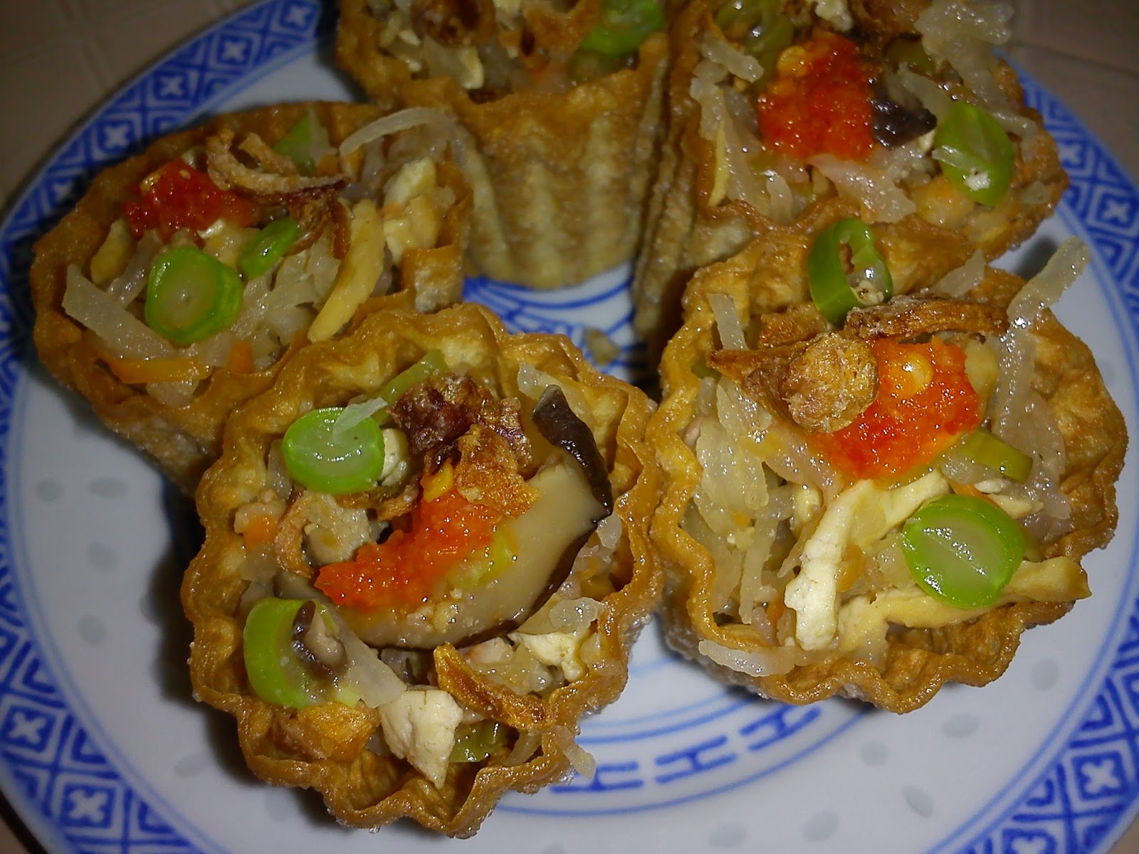 Cooking Pleasure: KUIH PAITI/PIE TEE [TOP HATS]