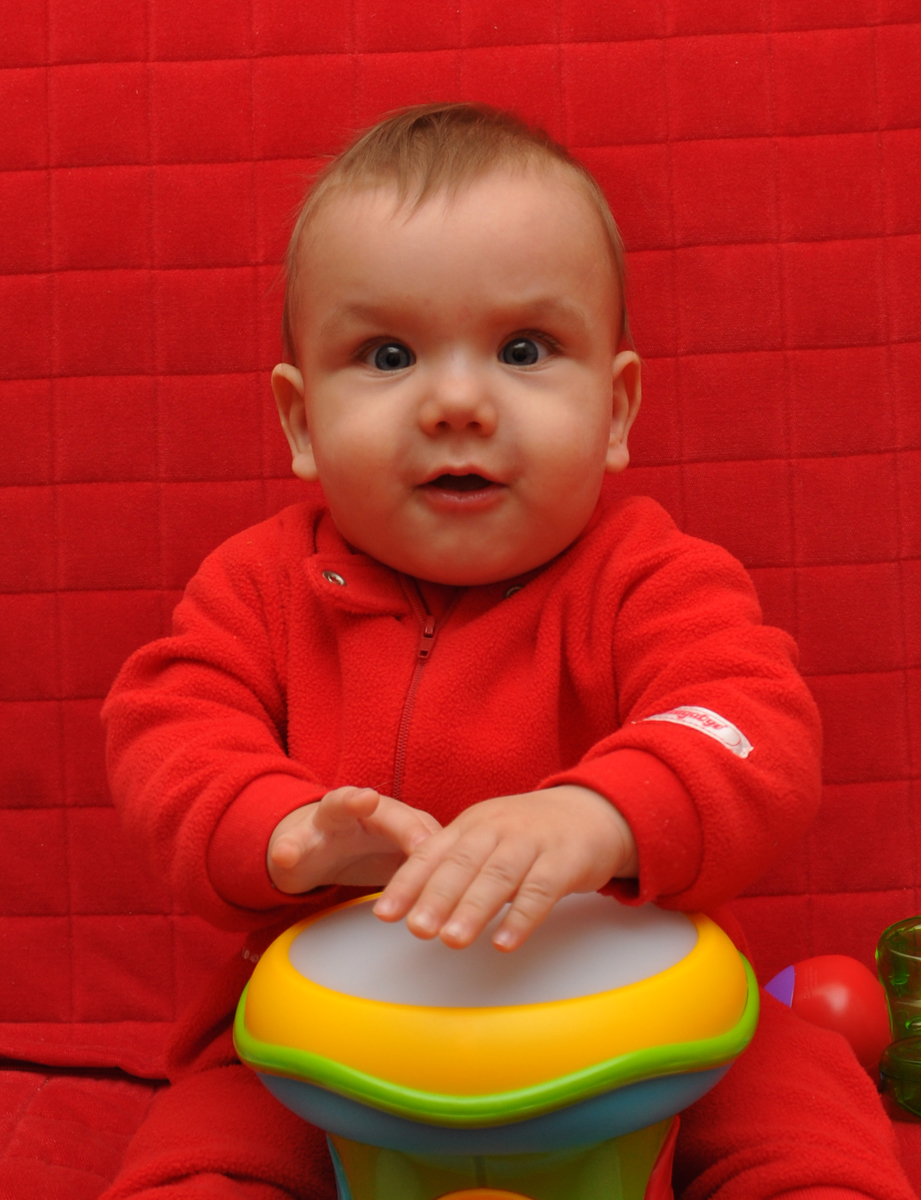 Every now and then: Bebe strumf, 8 luni