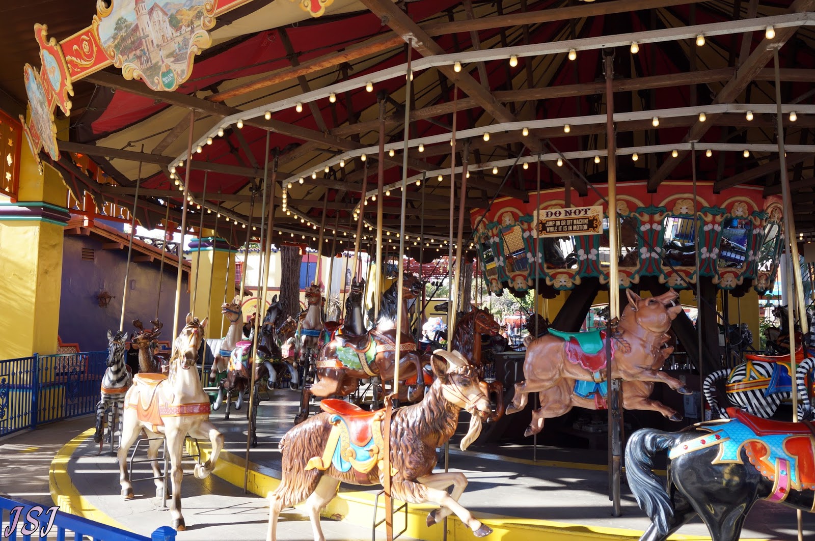 InSanity lurks Inside: Park Review - Knott's Berry Farm