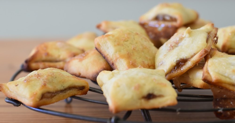 Wartime biscuit recipe as good as Arnotts Spicy Fruit Rolls ...