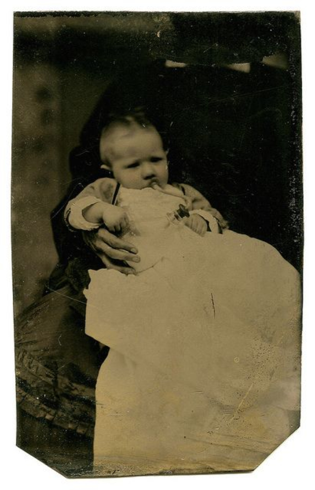 Spooky Hidden Mother With Scratched Out Face Photographs ~ Vintage Everyday