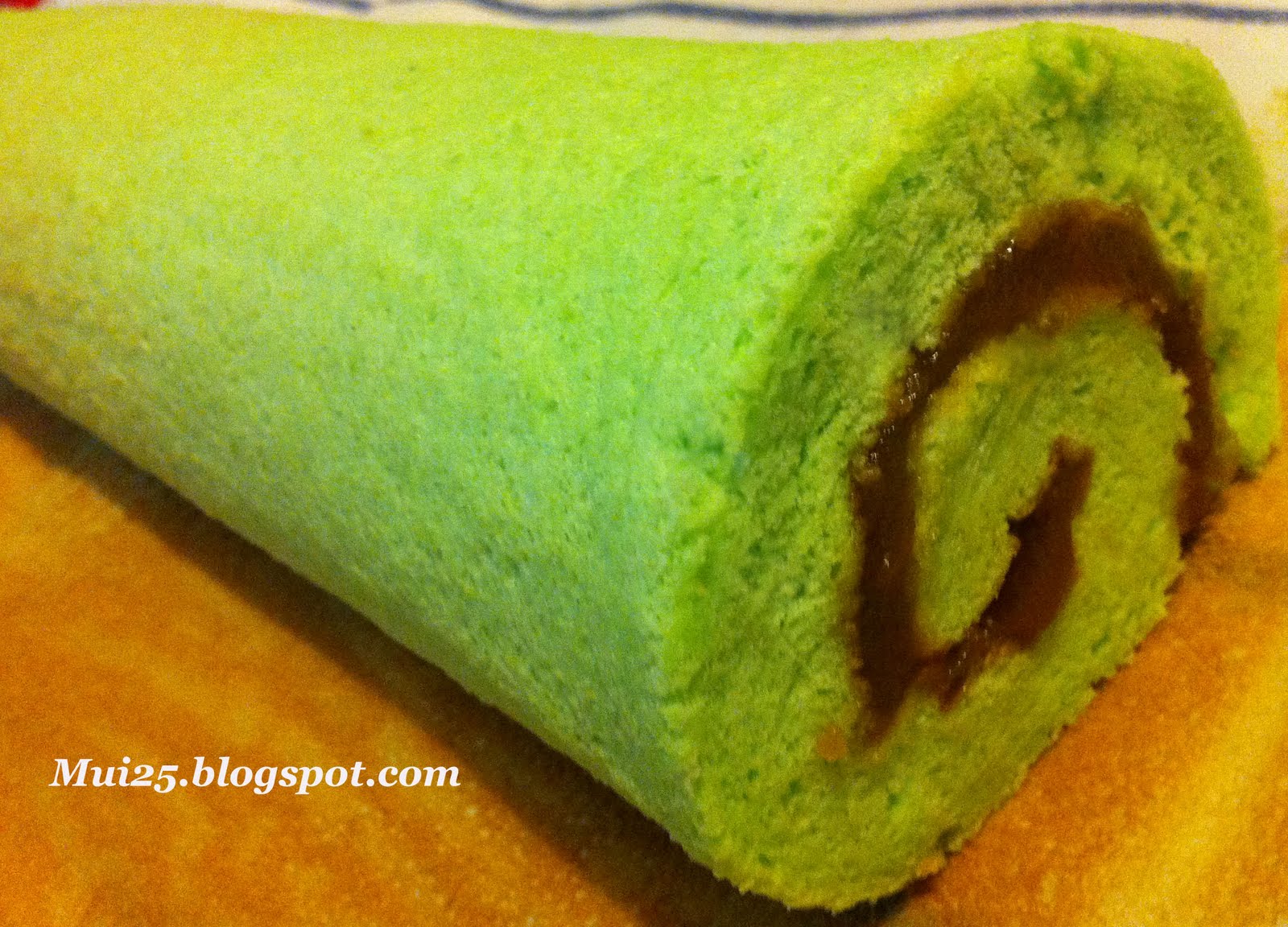 MuiMui: Pandan Kaya Roll