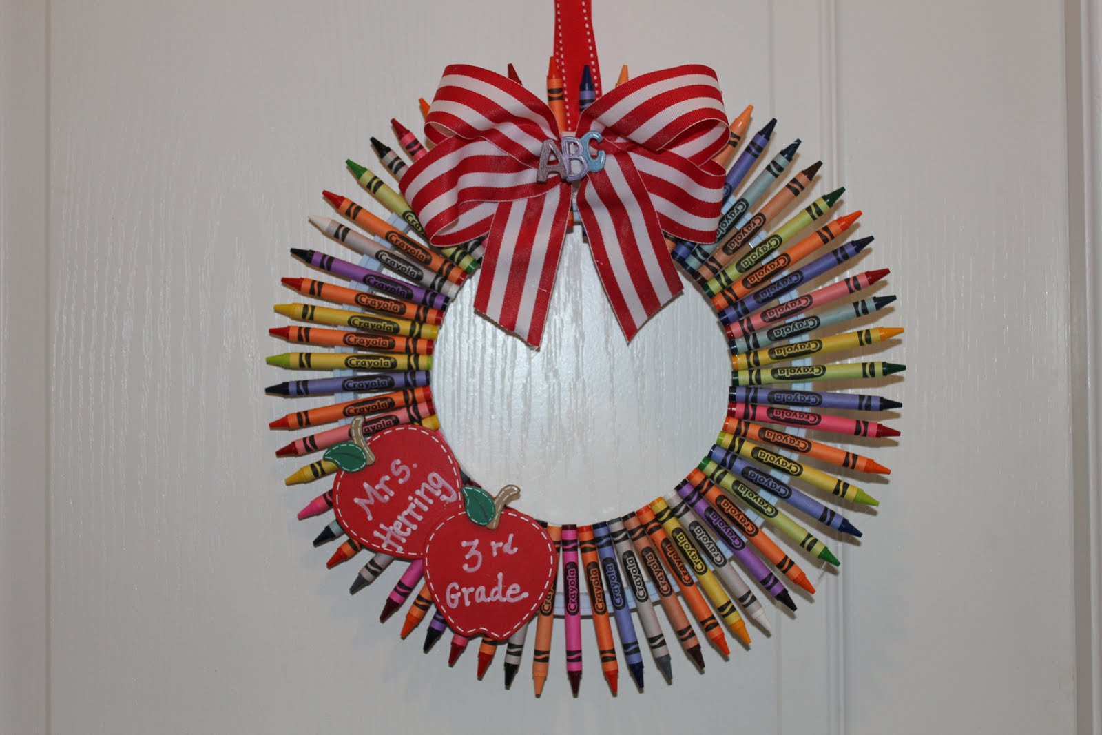 simply made with love: Back to School- Crayon Wreath