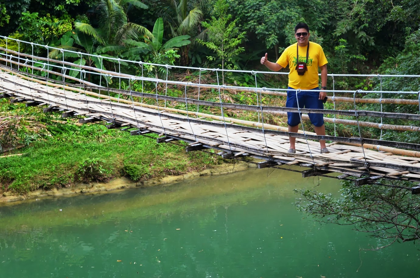 Exploring Bohol: Crossing the Sipatan Hanging Bridge