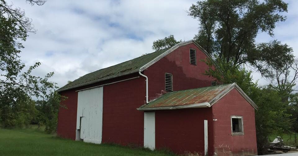 The View from Squirrel Ridge: A Cinderblock Barn