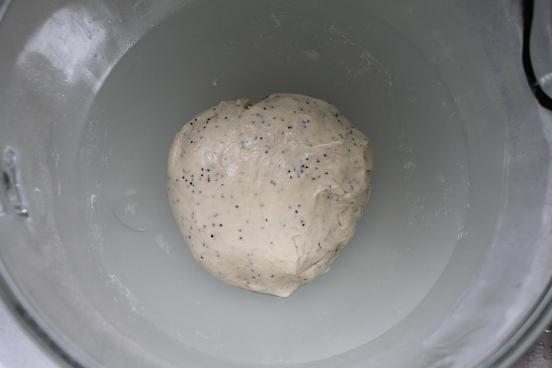 Food Lust People Love: Cheddar Poppy Seed Bread Sticks #BreadBakers