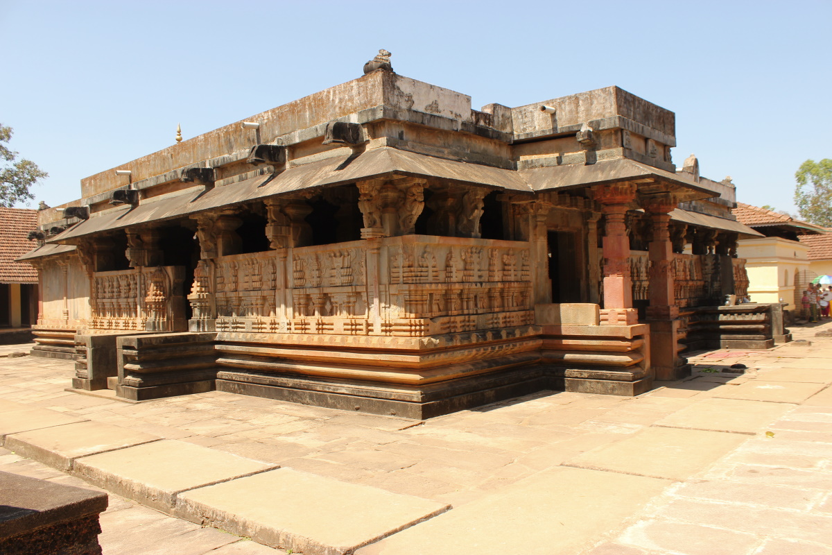 Journeys across Karnataka: Keladi Rameshwara Devastana - part-1