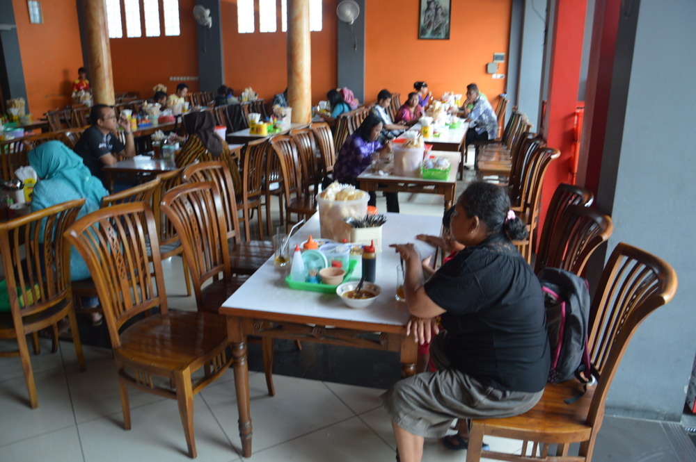 Diah Didi's Kitchen: Bakso Pak Geger..Bakso Favoritku..di Semarang