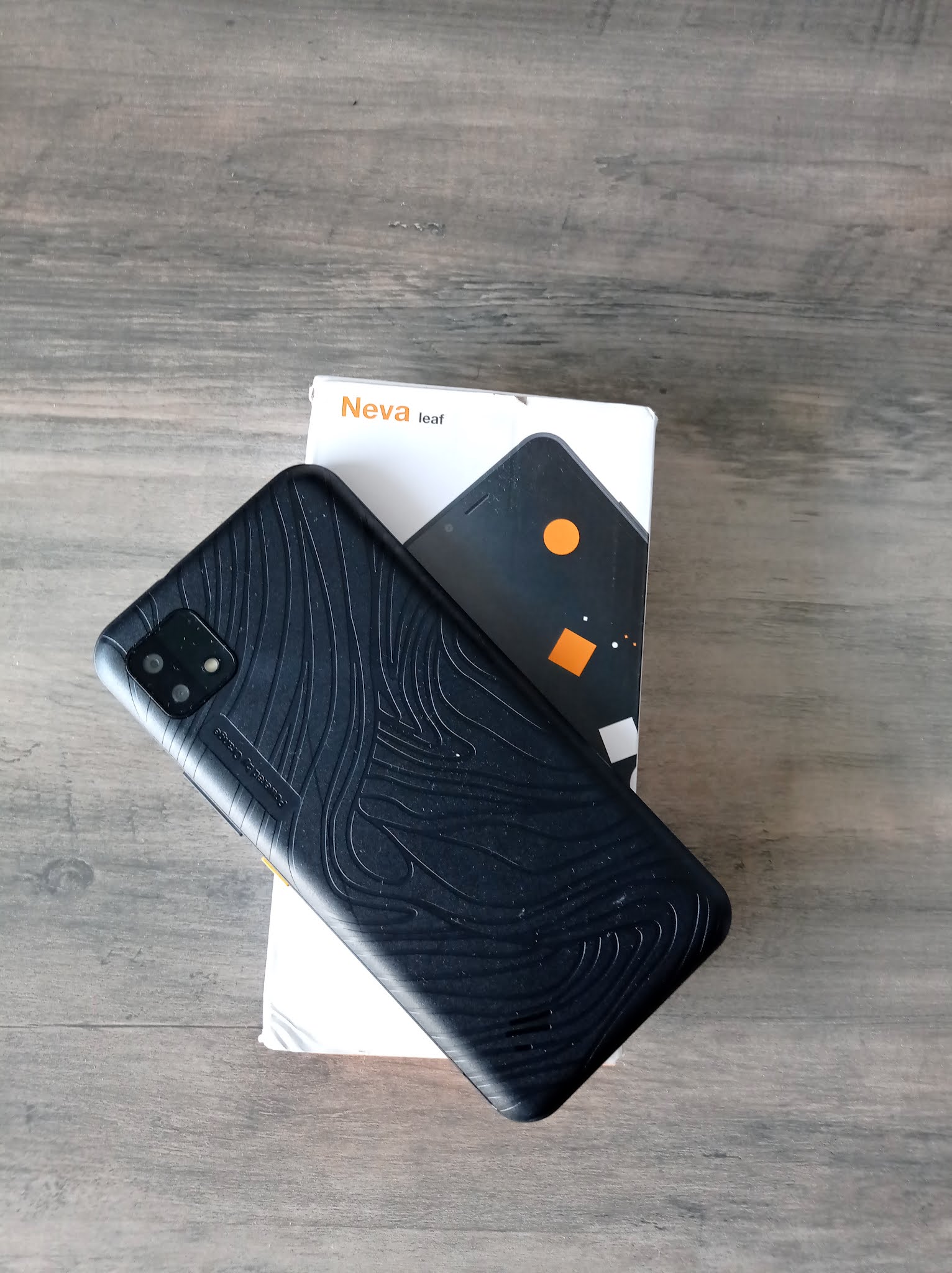 Neva Leaf, un smartphone réparable et à un prix accessible - Dans la ...