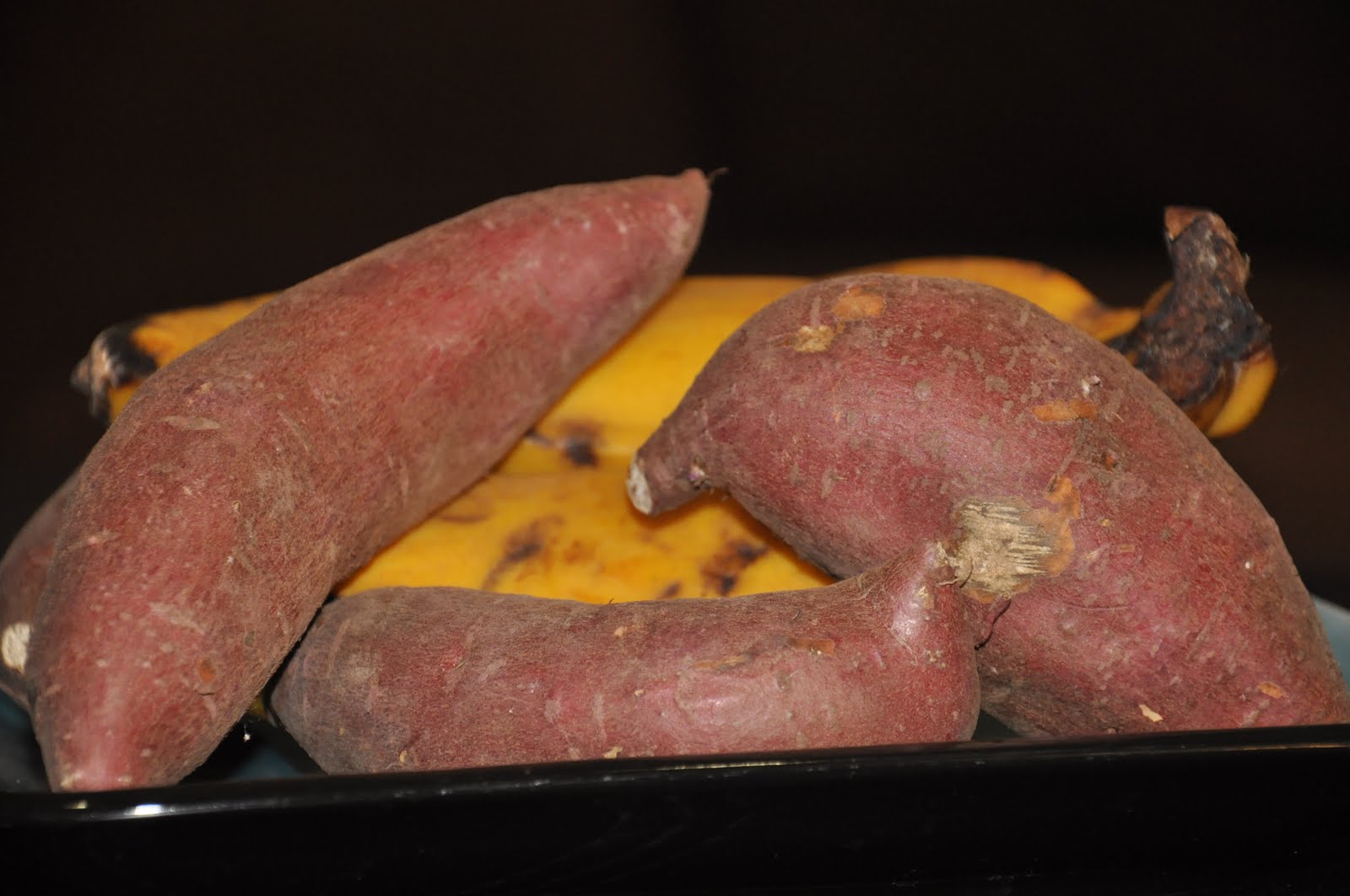 Welcome to Jinkzz's Kitchen: Banana-que and Kamote-que