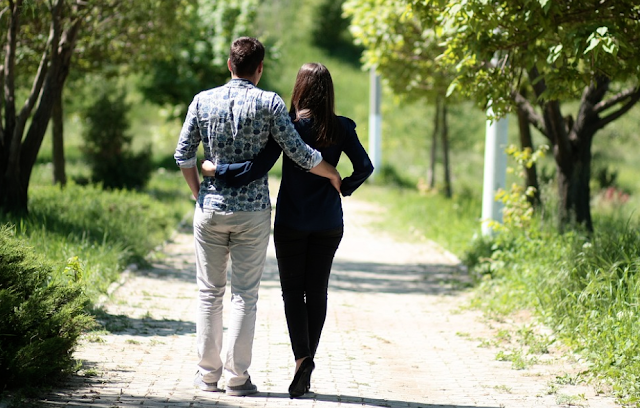 Signs Your Ex-Boyfriend Wants You Back - turnyourlifestyle