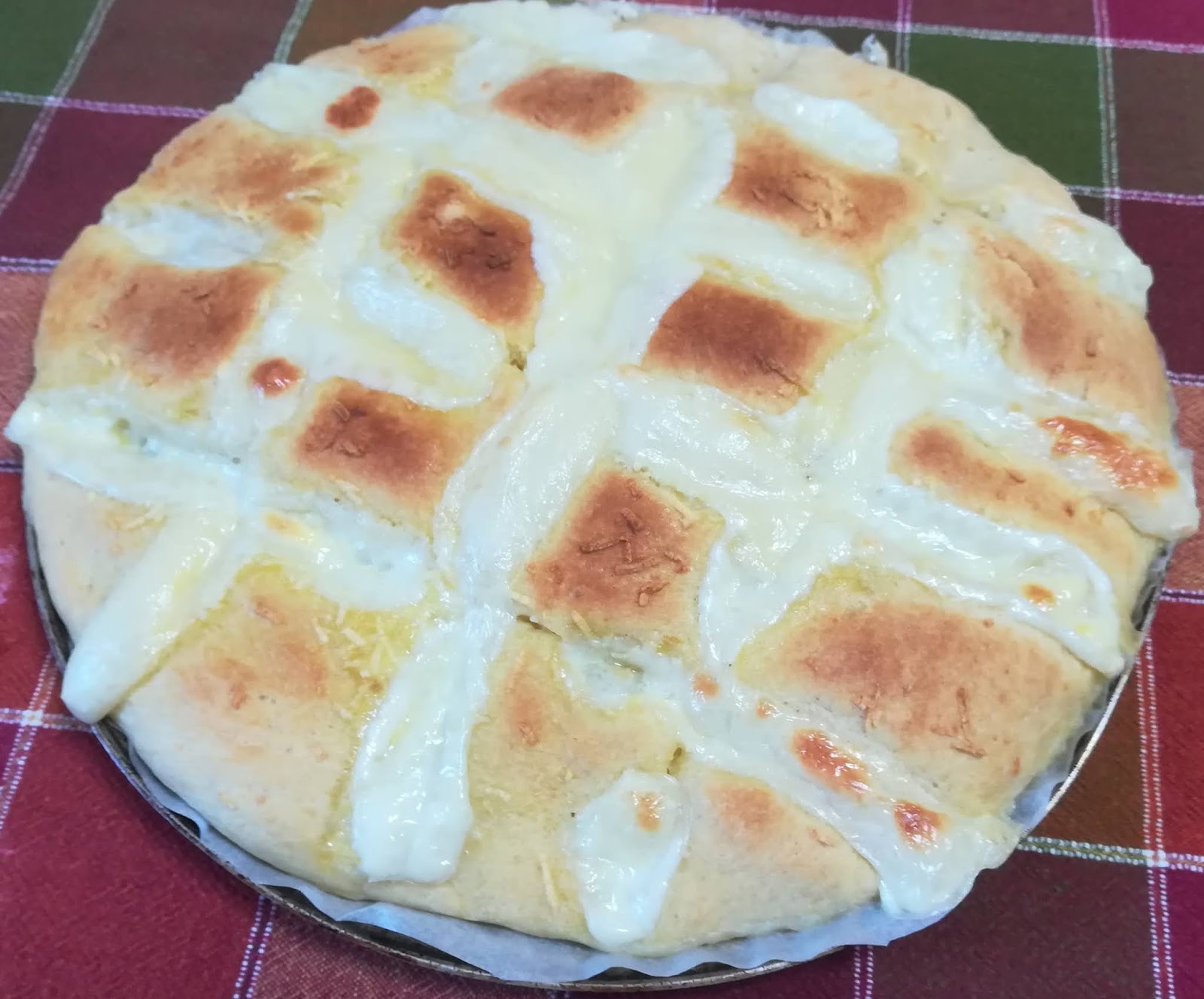 Litsa Roditi: Σκορδοψωμο με απίθανη ζύμη και κασέρι
