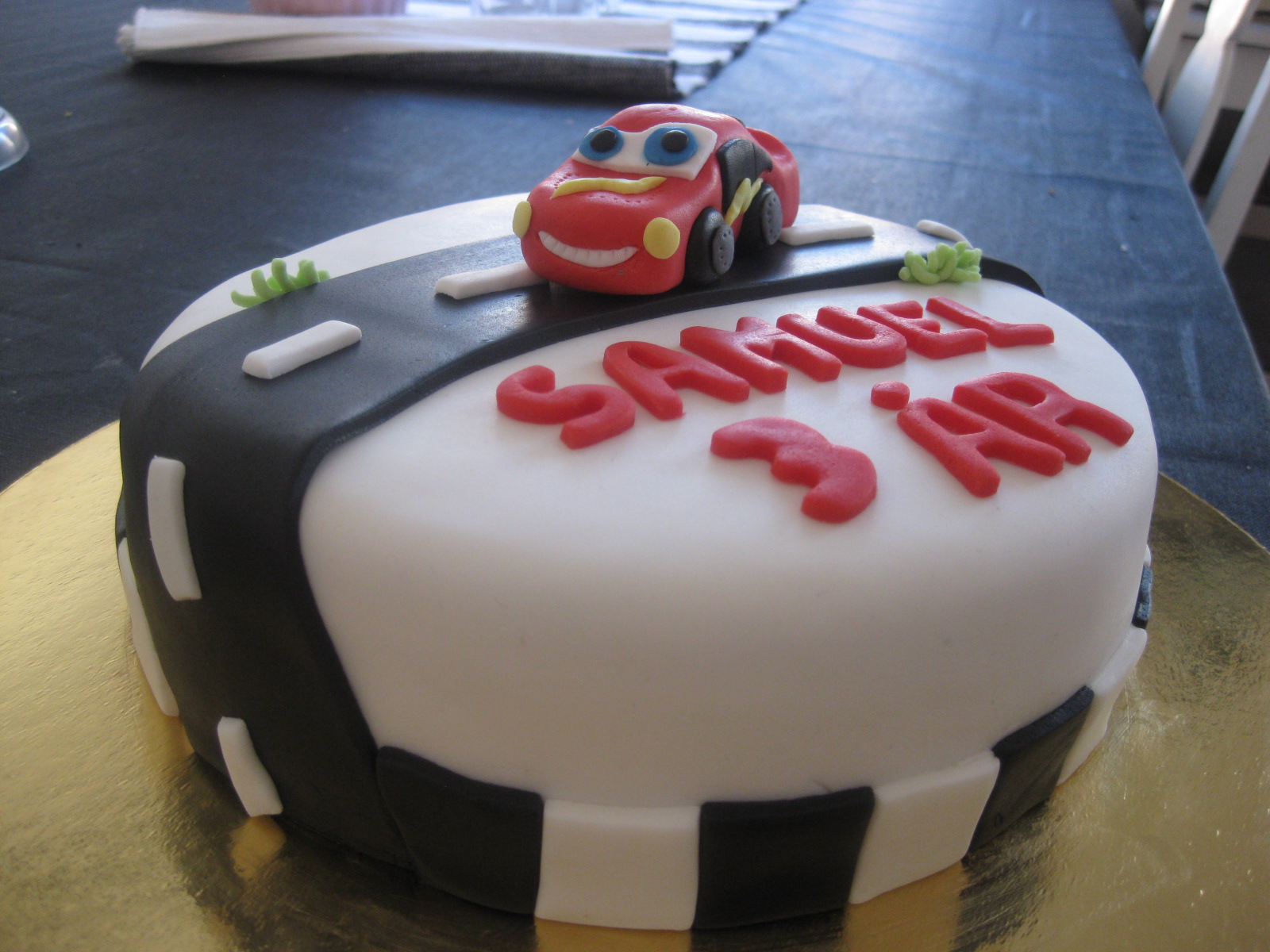 Moe Cake Design: Blixten McQueen tårta no.2