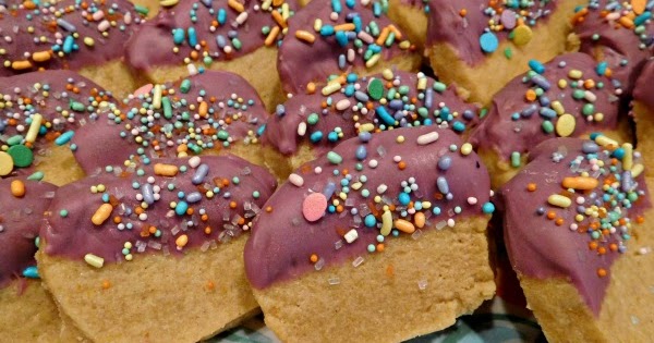 A Day in the Life on the Farm: Chocolate Orange Shortbread #BakingBloggers