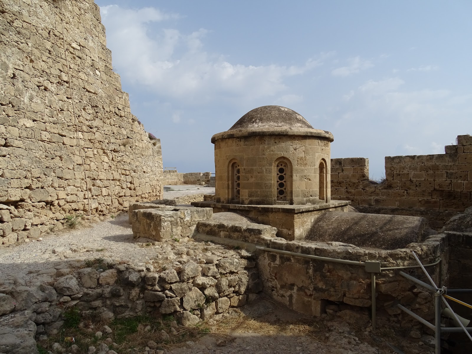 DIARIO DE VIAJES : REPÚBLICA TURCA DE CHIPRE: EL PUERTO DE GIRNE (KYRENIA)