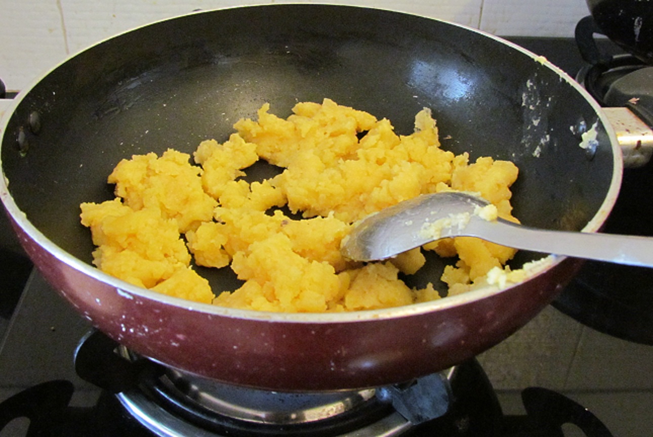With Love from Mom's Kitchen: Halwa Lababdar/Moong daal Halwa /मूंग दाल ...