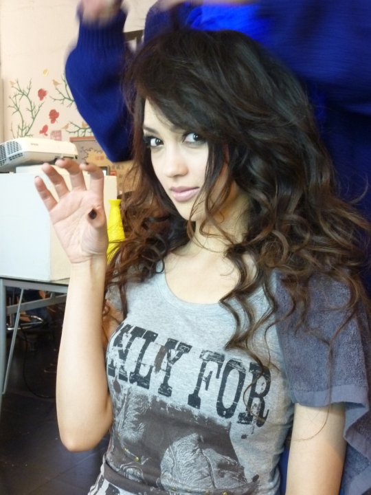 Zonisha: Jessica Cambensy