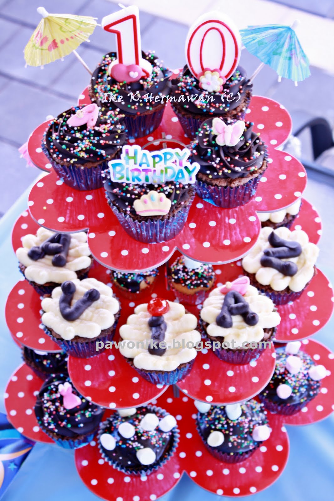 Welcome to my World : Avi's birthday Cupcakes - Tumpeng Nasi Kuning