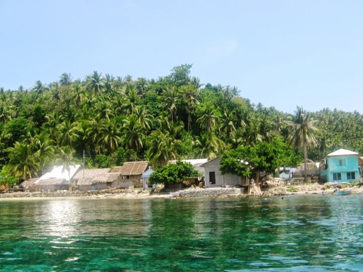 Beautiful Places for Travelers: Capul Island, Philippines