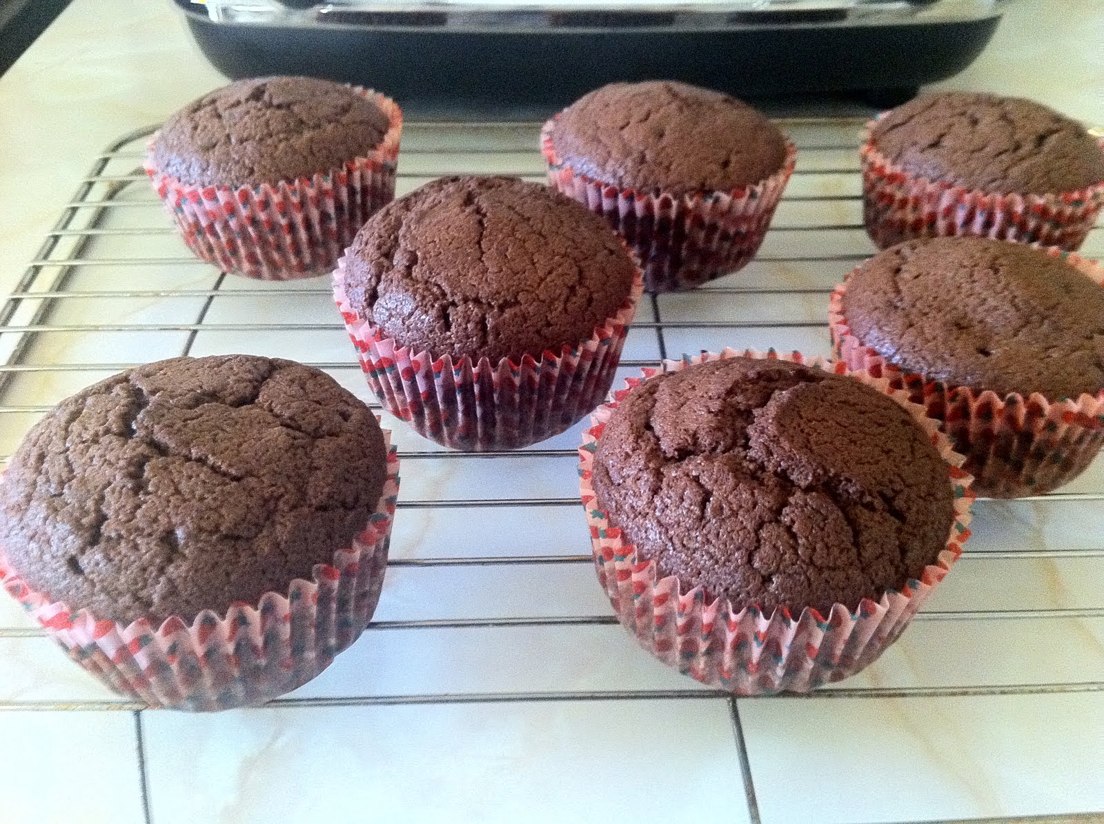 Caroline's Cupcakes and Other Baking Disasters: June 2011