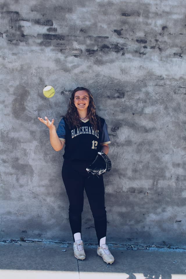 Kaycee Thompson, Class of 2021, signs to play collegiate softball!