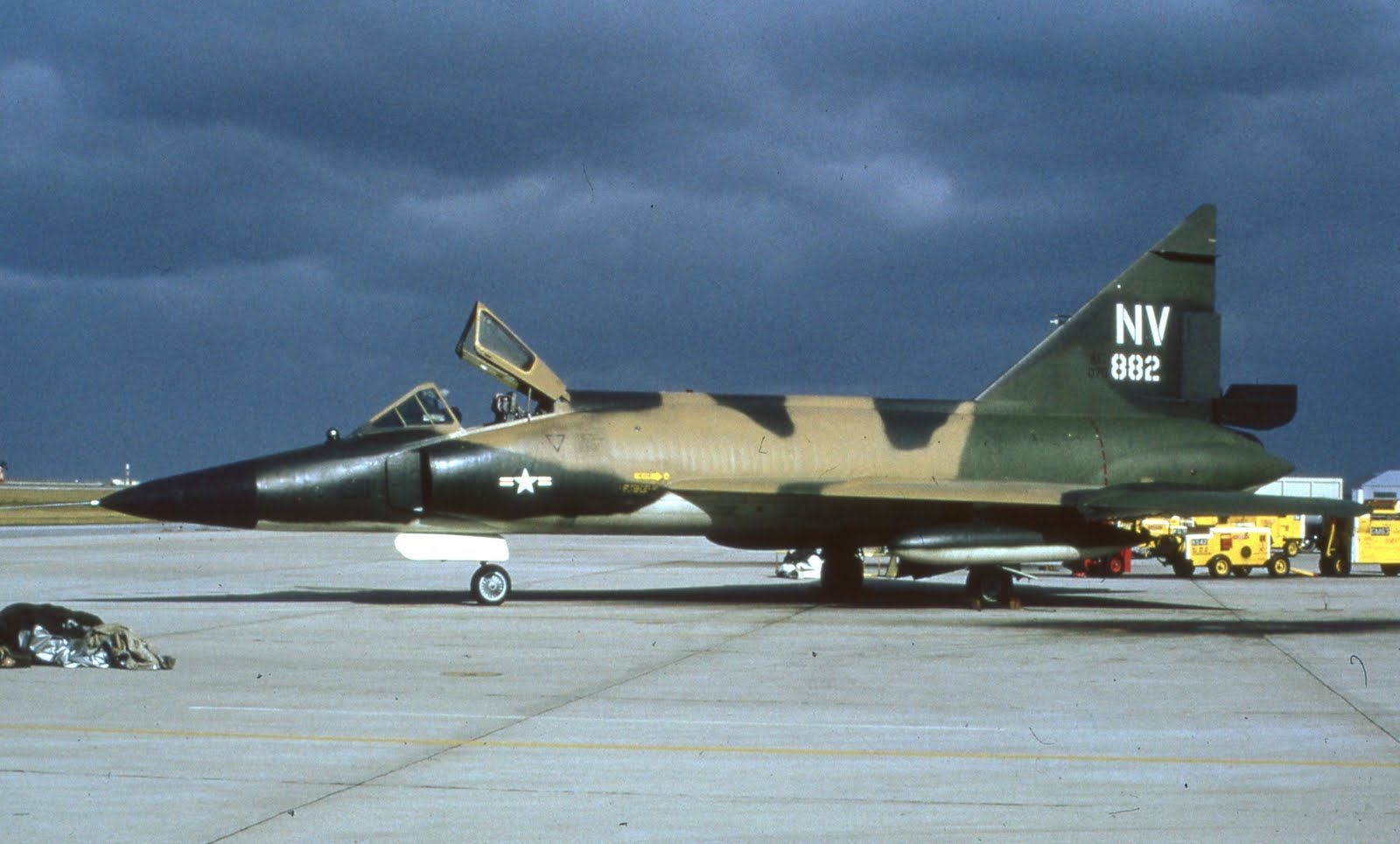 Guerra-Historia-Armamento, en Español: F-102 Delta Dagger y su poco ...