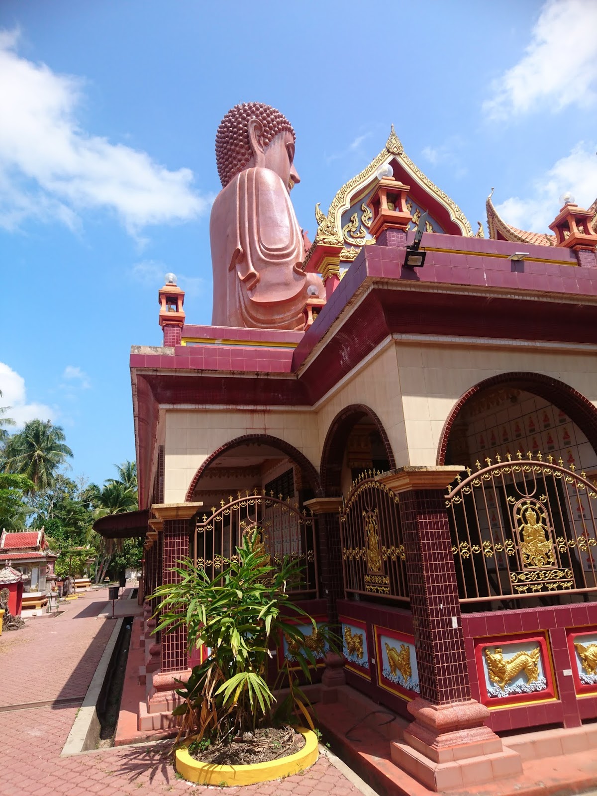 享受生活: Wat Machimmaram (Big Sitting Buddha)